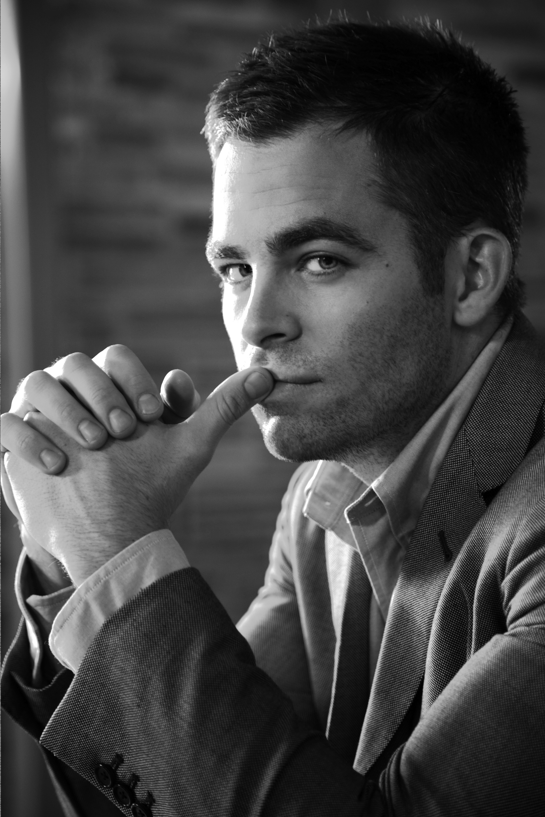 Chris Pine - Host chris pine explains the differences between him and ... Chris Pine - Host chris pine explains the differences between him and ...